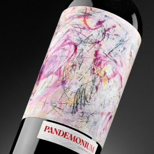 Una botella de vino que destila pasión y energía